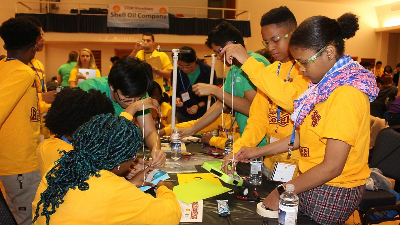 Shell offers free STEM education in Louisiana schools | About Us