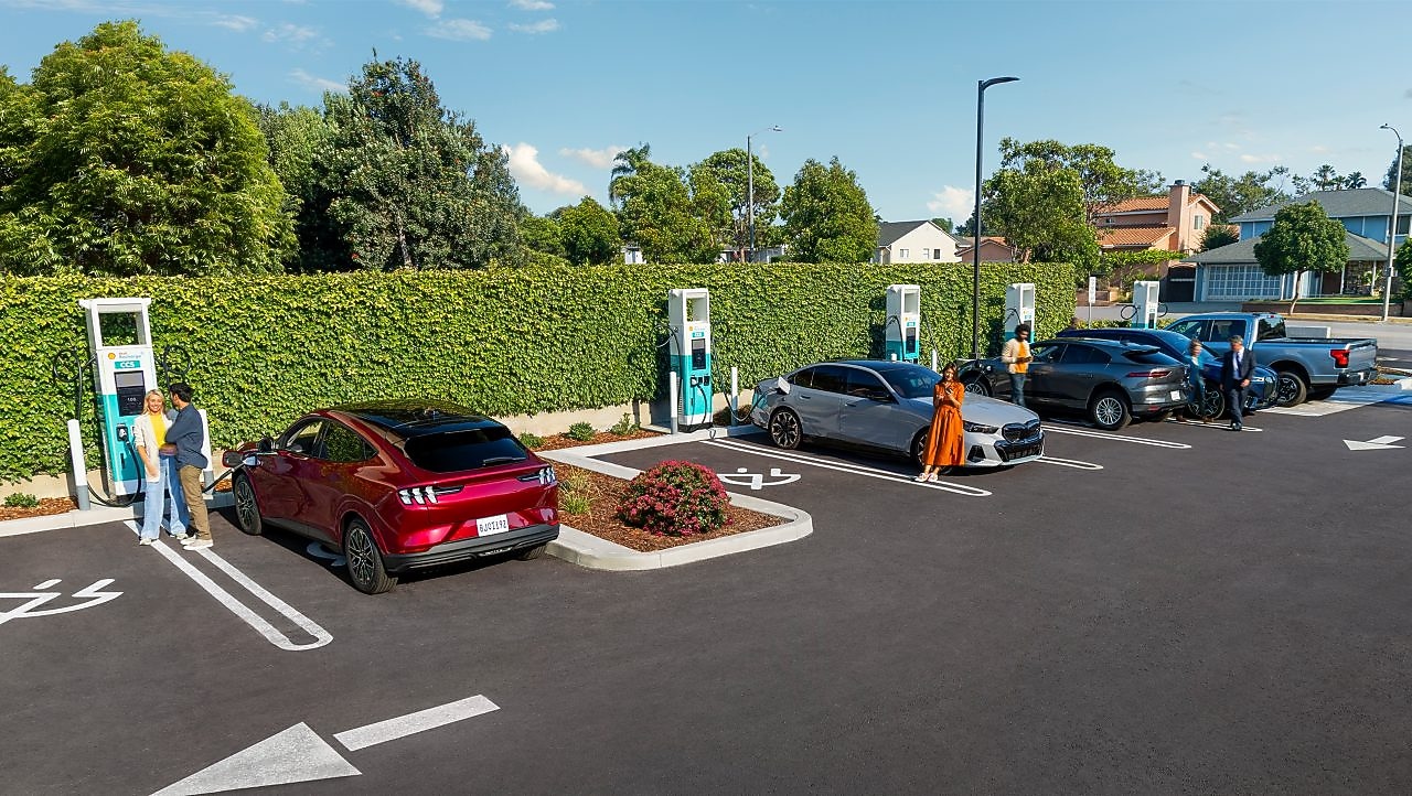 EV Charging Hubs | Now Open | Shell Recharge | Shell USA, Inc.